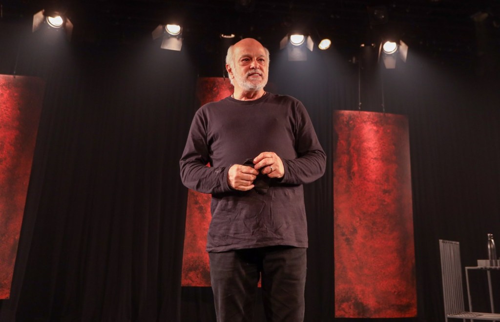 Em comemoração aos seus 40 anos de carreira, Jayme Periard estreou a ...