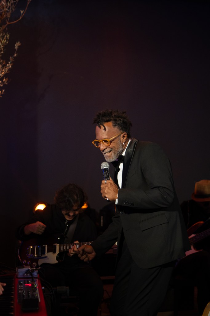Tony Gordon e Balé Bolshoi marcam estreia global da Azimut Grande 25 ...